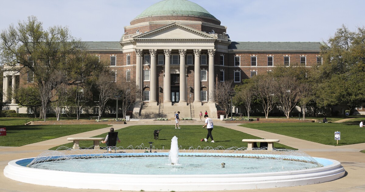 Longest-serving SMU president to step down after three decades | KERA News