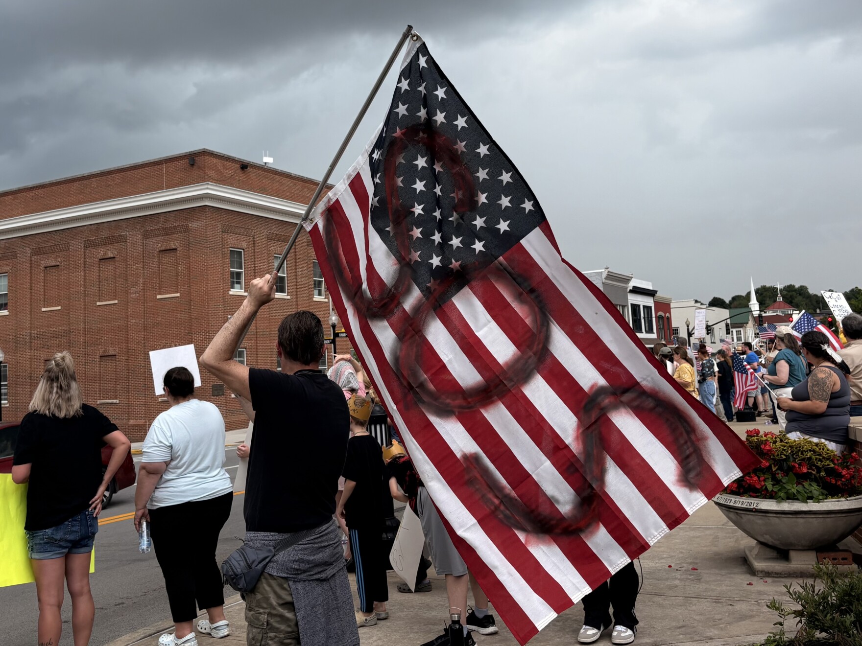 'No Kings' protest in deep-red Pulaski County draws crowd of 175