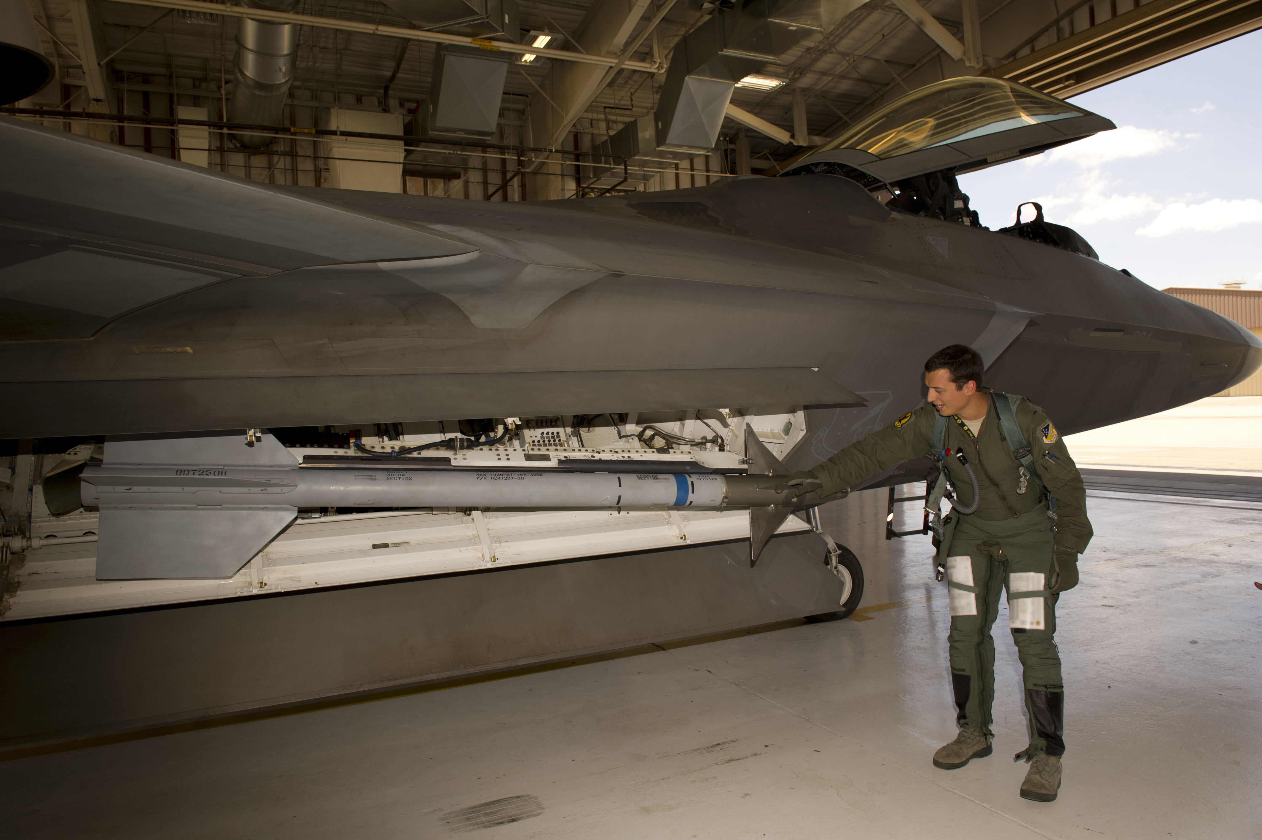 F 22 Raptor Pilot A 1st Fighter Wing F 22 Raptor Pilot Secures His