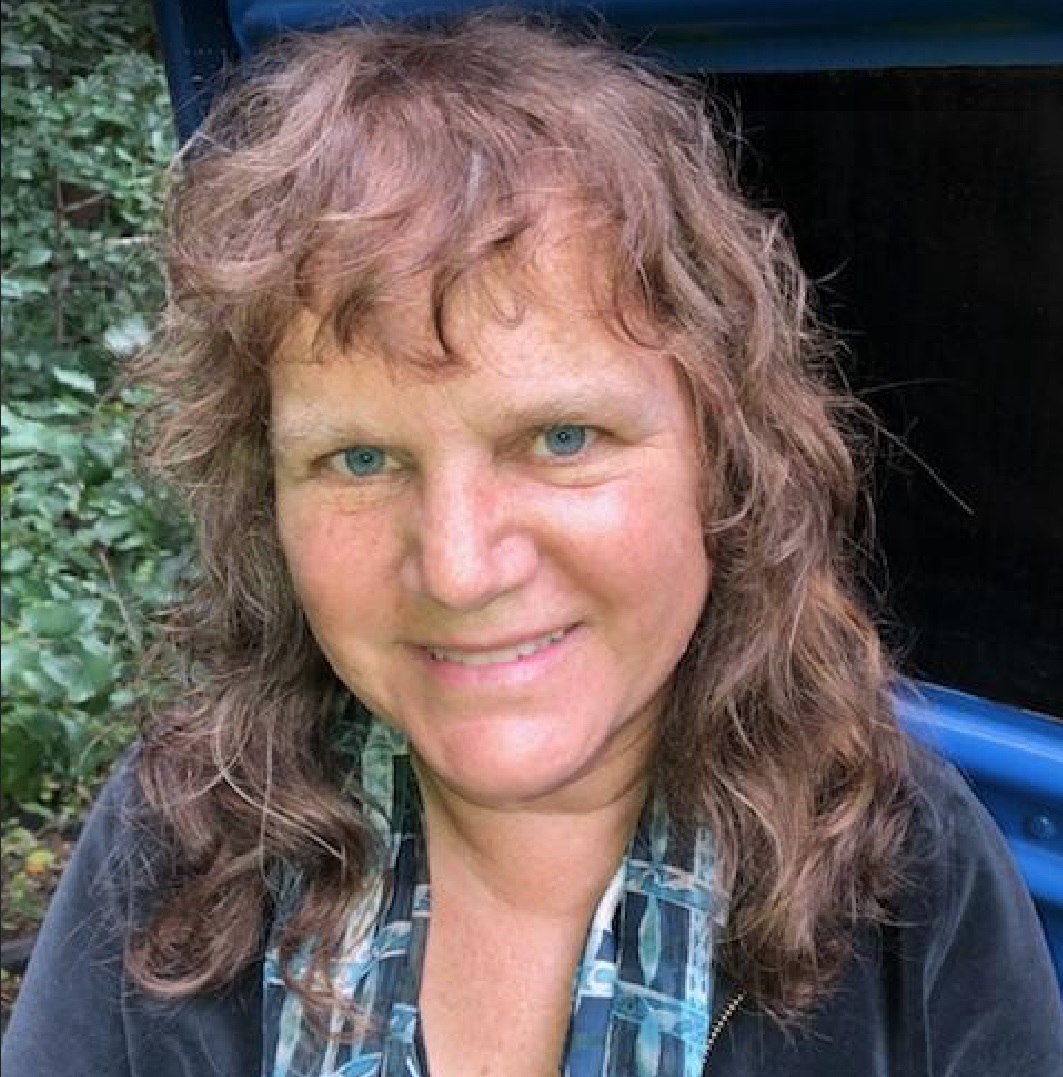 Karen Strain's Instagram, Twitter & Facebook on IDCrawl