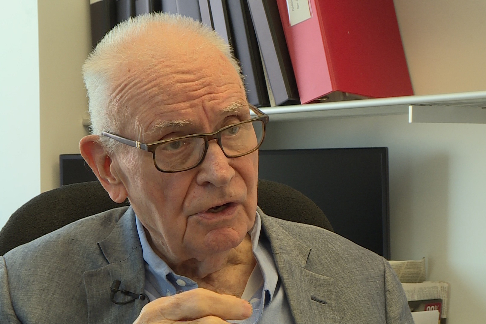 Lee Hamilton's Instagram, Twitter & Facebook on IDCrawl
